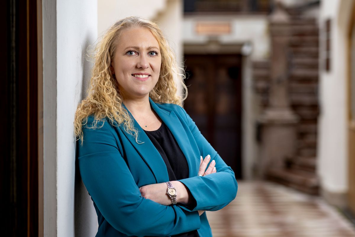 Julia, unsere Leiterin Digitalisierung & Revenue Management im Gespräch ...